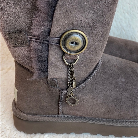 UGG | Shoes | Ugg Women Azalea Charm | Poshmark